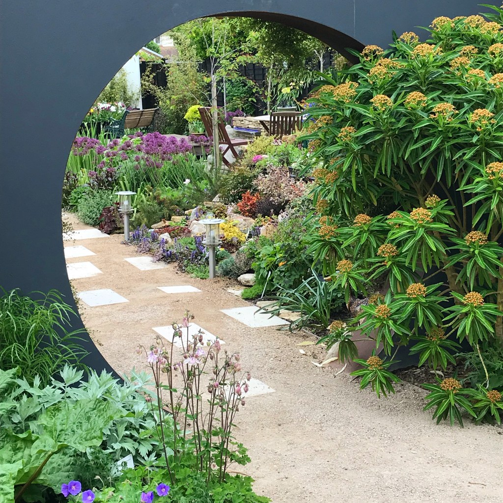 The Moongate Garden, Sussex – gardenvisitoruk